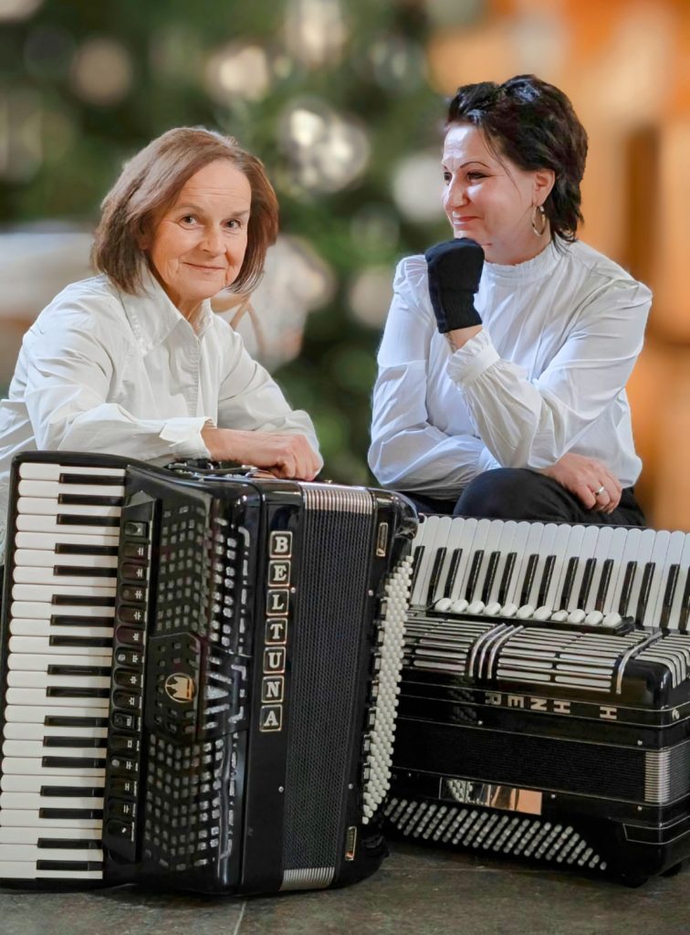 Christmas Carols with Faurndau Accordion Duo - Germany - Accordions ...